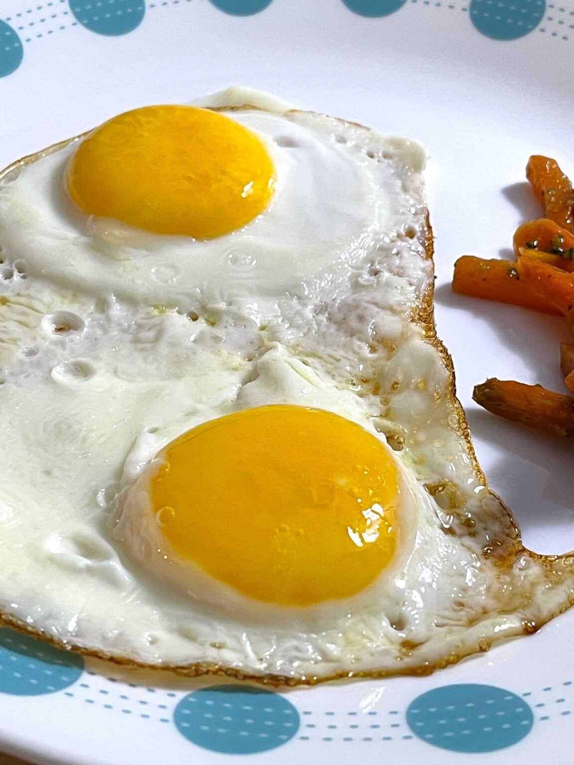 Sunny Side Up Eggs (Vs Over Easy Eggs)