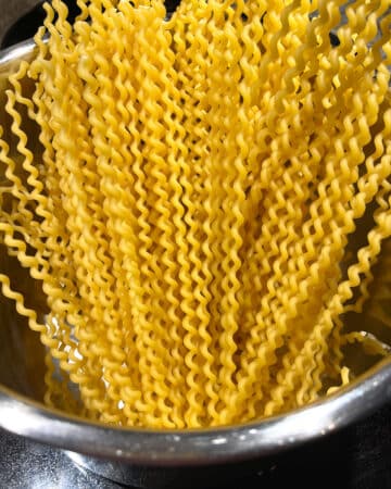 Creamy Fusilli Long Pasta Noodles In Cheesy Sauce (Instant Pot)