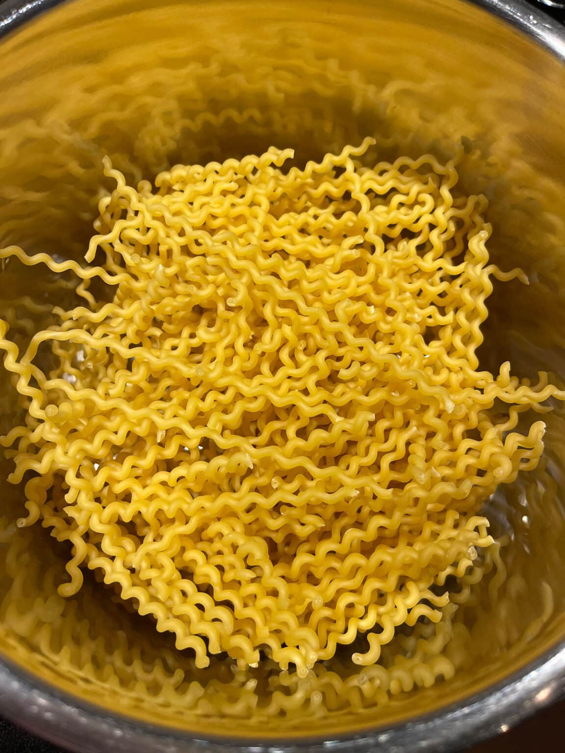 Creamy Fusilli Long Pasta Noodles In Cheesy Sauce (Instant Pot)
