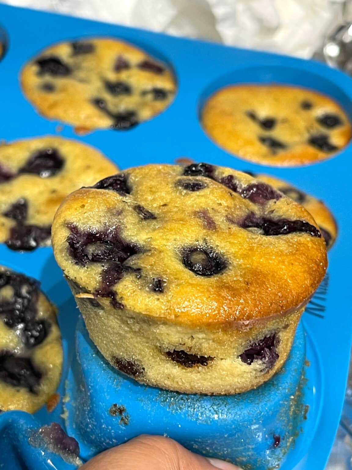 Cake Mix Blueberry Muffins With Frozen Blueberries (3 Ingredients)